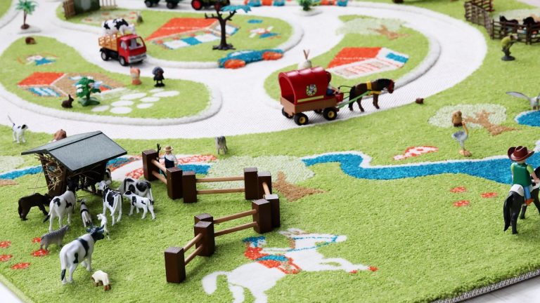 Farm Play Carpet Medium - Ygrowup Toys