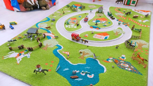 Farm Play Carpet Medium - Ygrowup Toys